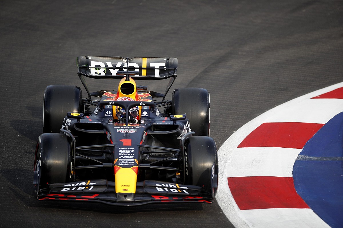 Opnieuw problemen voor Verstappen: RB19 mist grip tijdens VT2