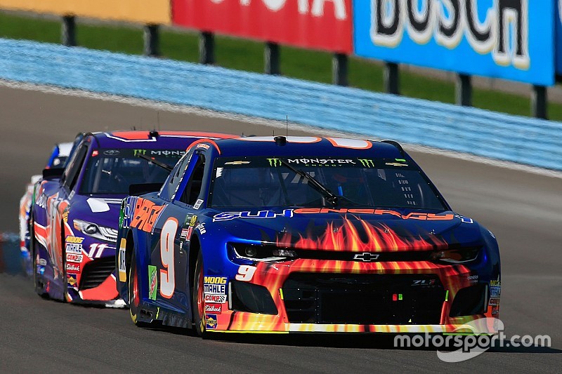 Chase Elliott vence a Truex, Daniel Suárez termina cuarto