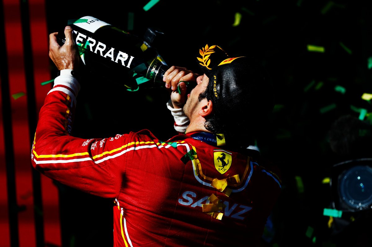 サインツJr.、復帰戦で完勝！ フェラーリが久々ワンツー達成。角田裕毅は8位で今季入賞……フェルスタッペンDNF｜F1オーストラリアGP決勝