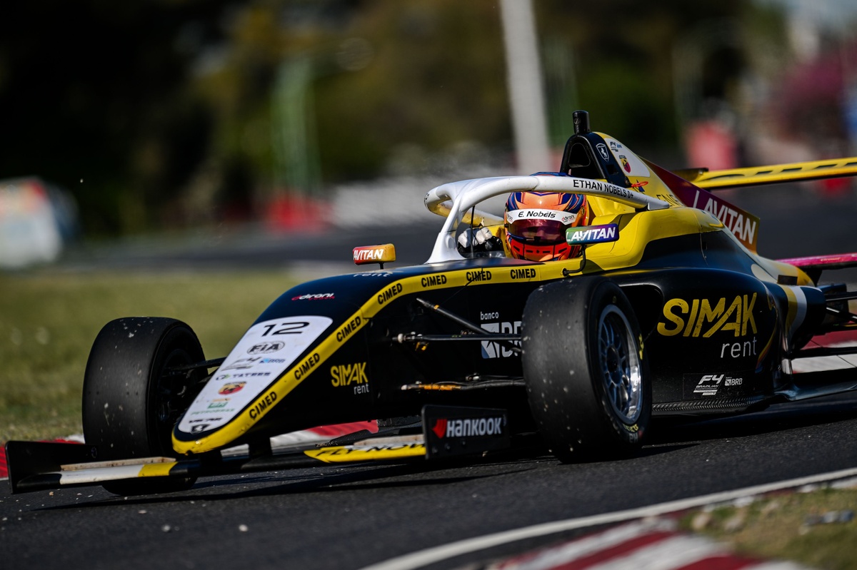 F4 Brasil: Nobels faz as duas poles da preliminar da F1 em SP