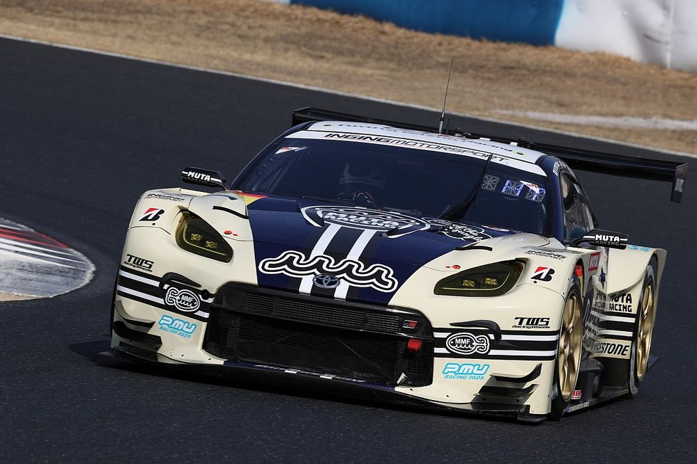 スーパーGT、実はGT300クラスの開発競争もアツい！ “いじれる”GTA GT300車両の進化に注目