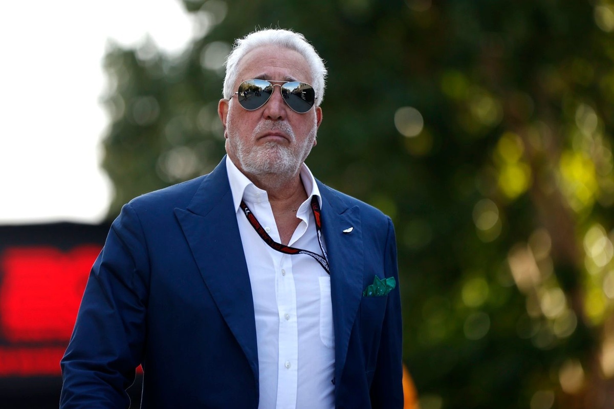 Lawrence Stroll's new 262-foot-long superyacht spotted towering over ...