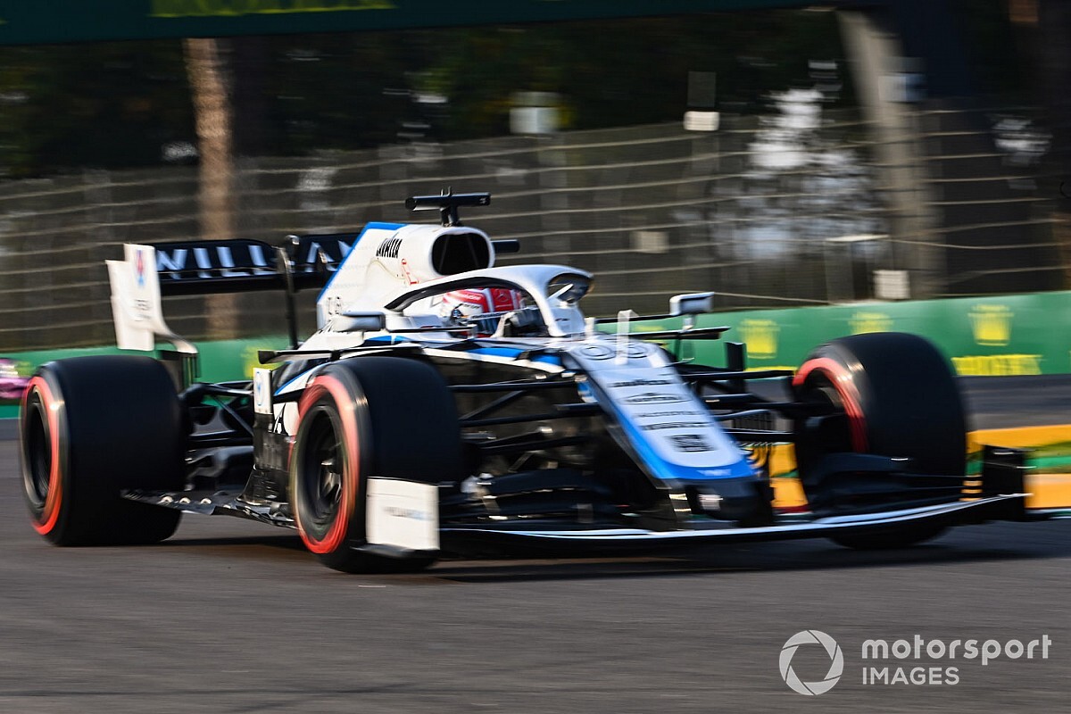 Russell túlságosan is akarná azt az első pontot?