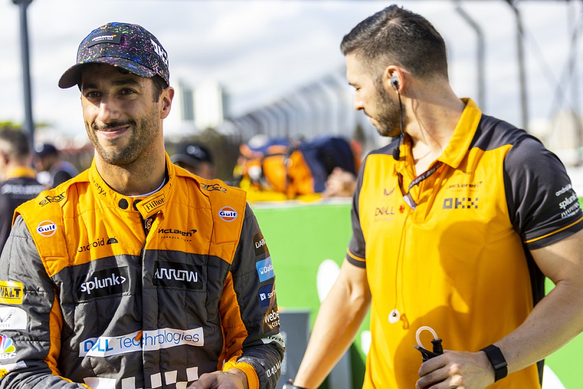 Seidl sörözni jár Ricciardóval? A McLaren egykori csapatvezetője ezt ...