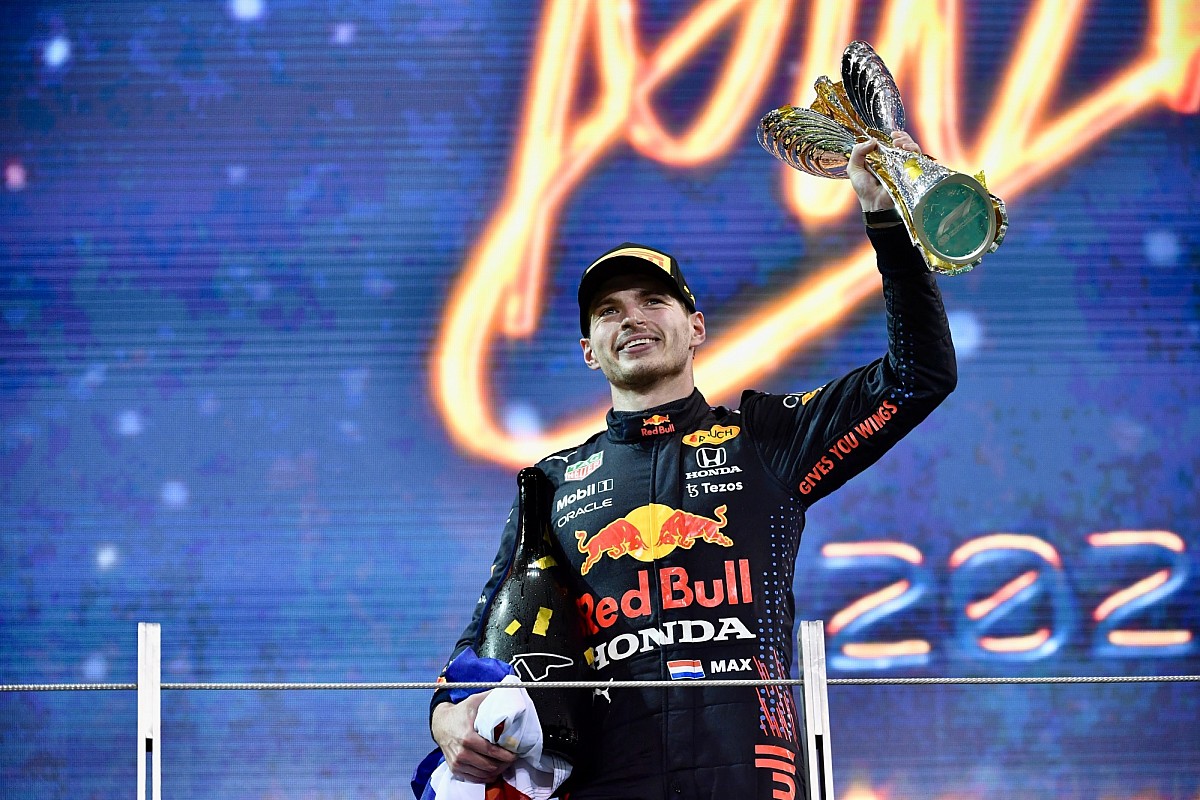 Max Verstappen sleept prestigieuze Autosport Award in de wacht