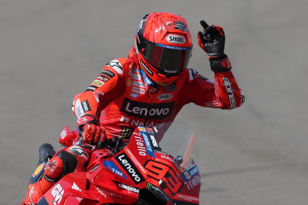 MotoGP Aragon GP: Marc Marquez fights back for sprint victory