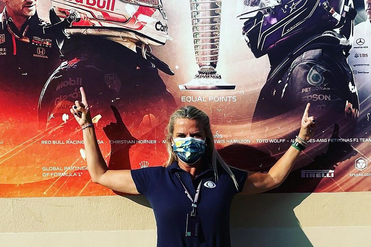 F1: Mari Becker retorna e Band terá dupla de repórteres em Ímola
