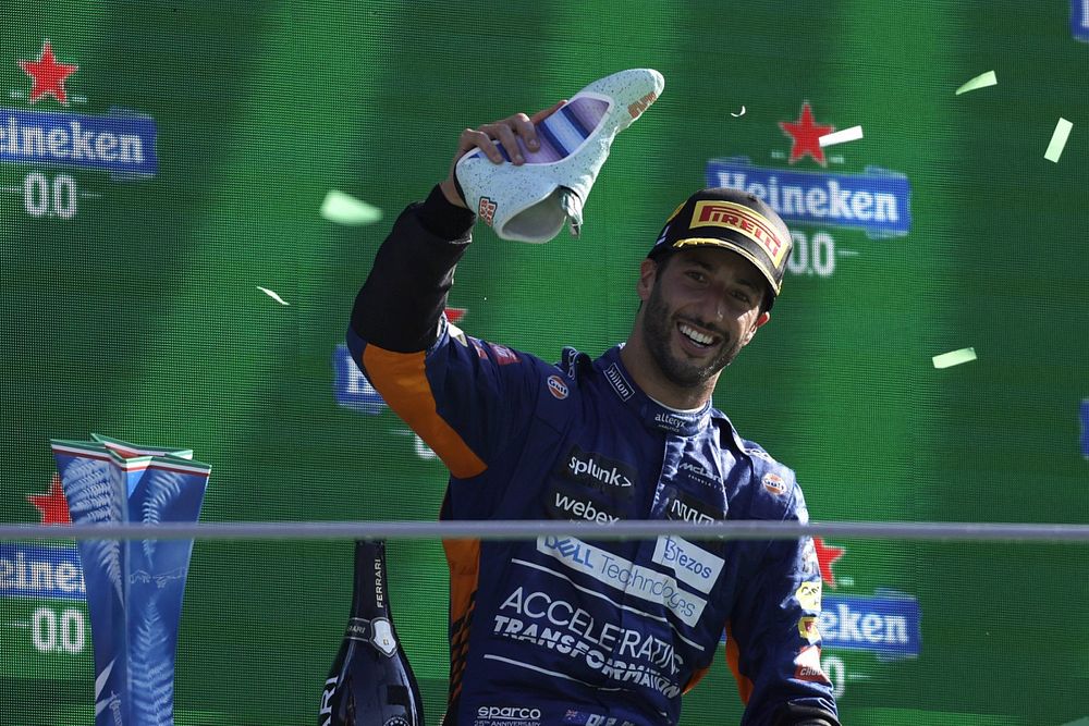 Daniel Ricciardo „sohasem vesztette el a hitét” a nehéz első McLarenes ...