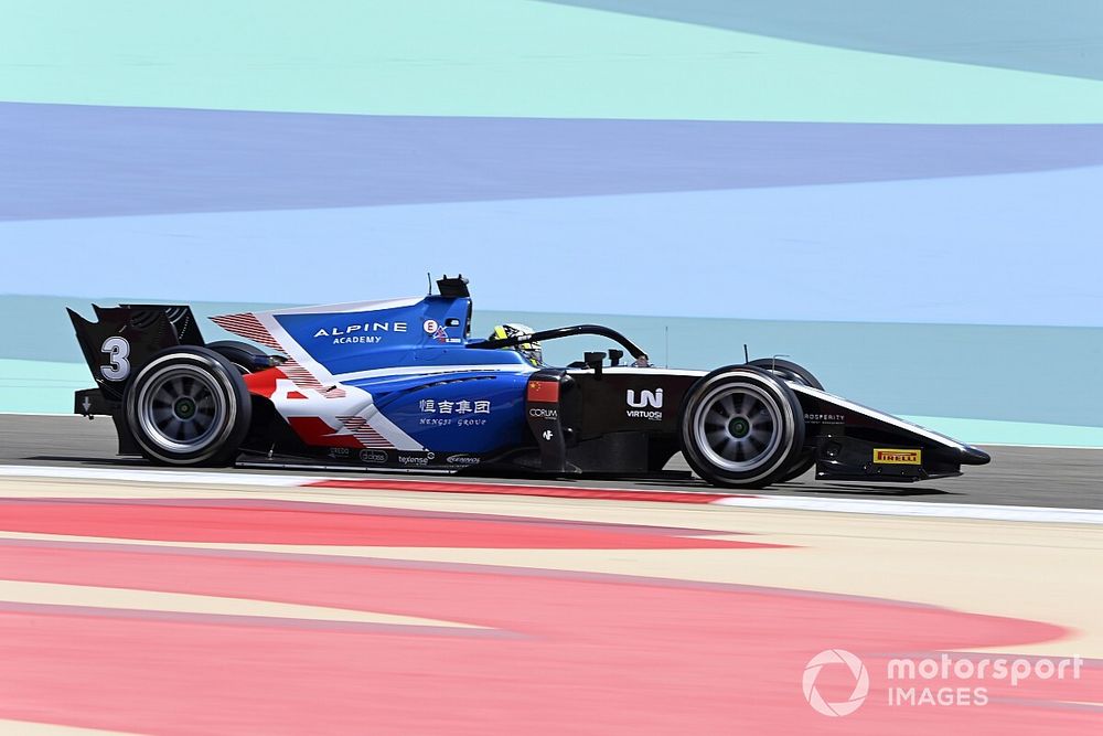 zhou-snatches-bahrain-f2-feature-race-pole-but-under-investigation