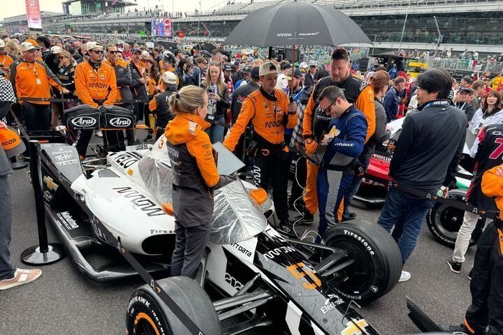 Indianapolis 500 start delayed due to light rain showers