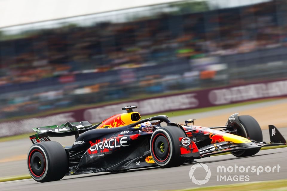 Muscle & Classics Celebrates Car Enthusiasts All Over the World!