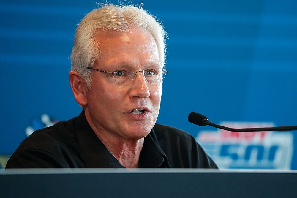 Dr. Billows returns home after successful operation