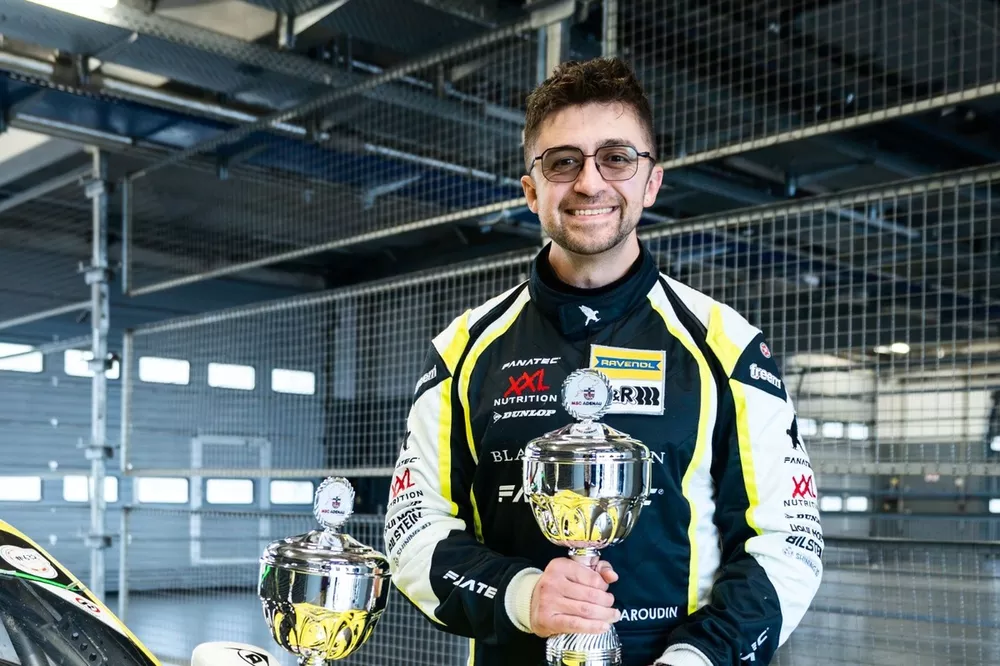 Interview: Nordschleife-expert Misha Charoudin legt uitdagingen 24 uur ...