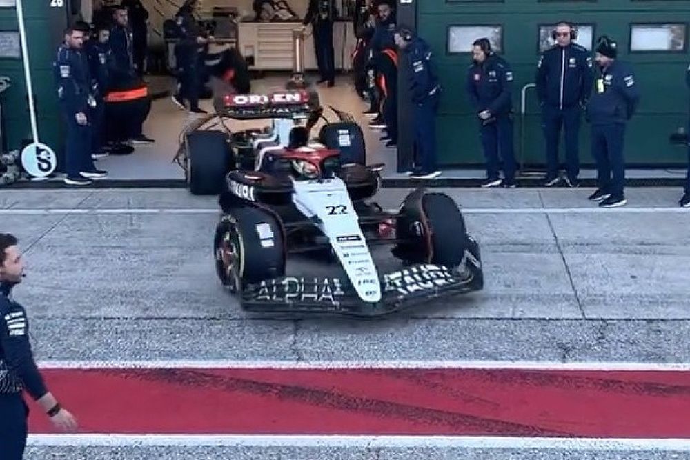 Vídeo: Tsunoda estrena el AlphaTauri AT04 de la F1 2023 en pista