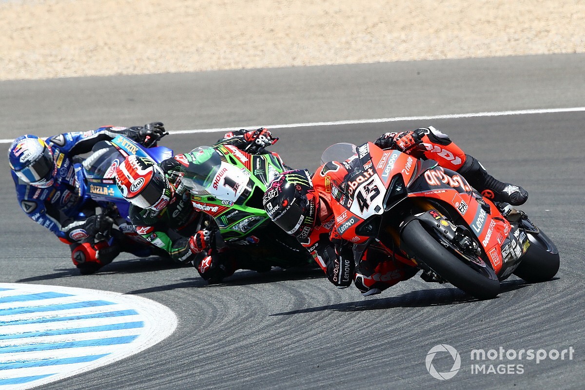 Redding fait coup double, Rea sauve la face en Course Superpole