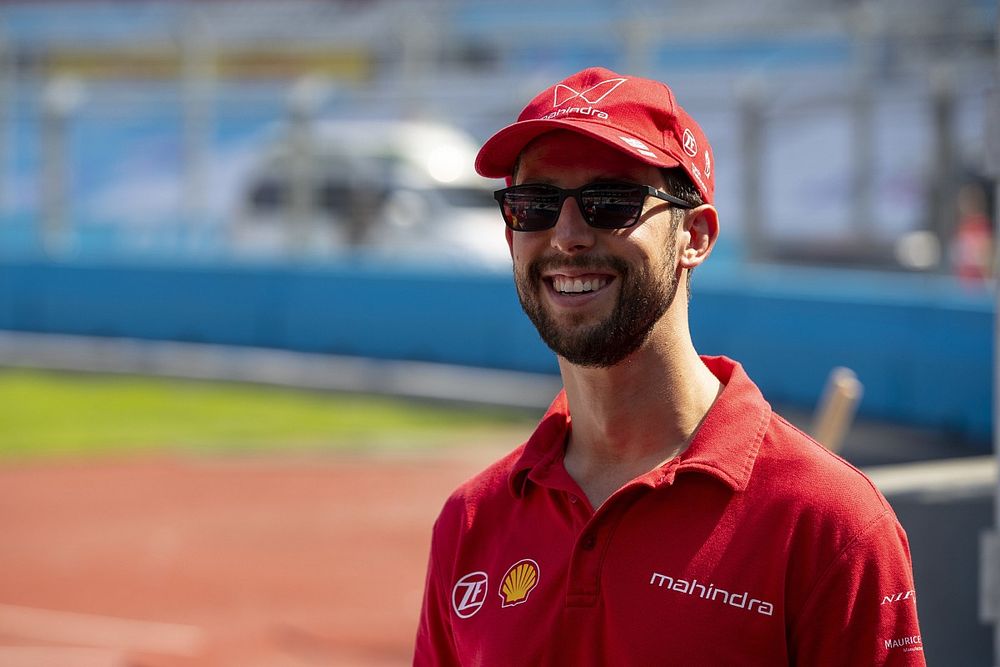 Sims returns to British GT with Century Motorsport