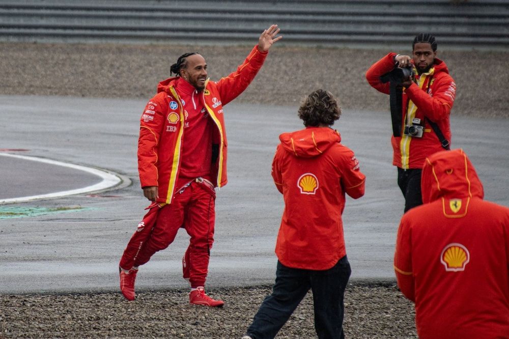Hamilton: Conducir un Ferrari fue una de las mejores sensaciones de mi vida