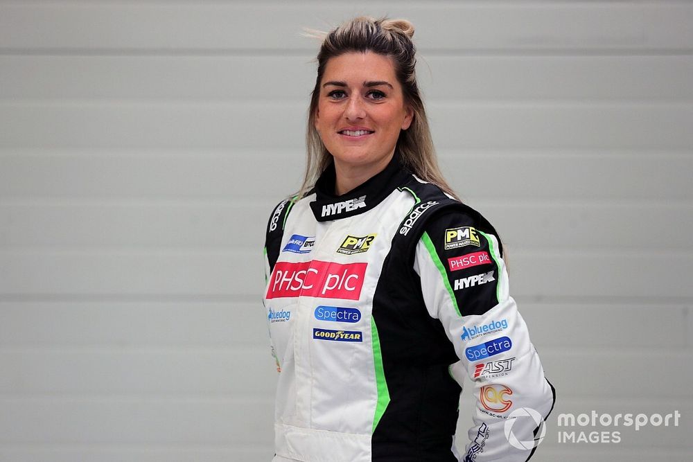Jade Edwards joins BTCC grid full time for 2021