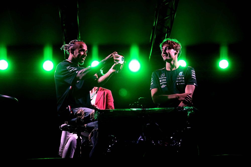 Mercedes, pilotları arasındaki anlaşmazlığı çözmeyi hedefliyor