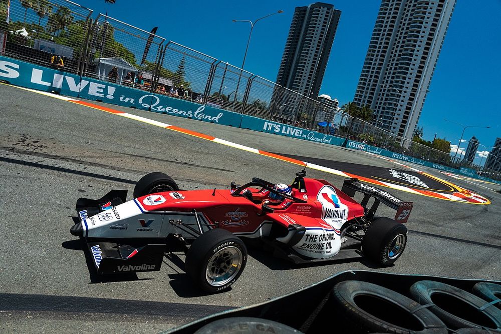 Gold Coast S5000: Herne wins opener