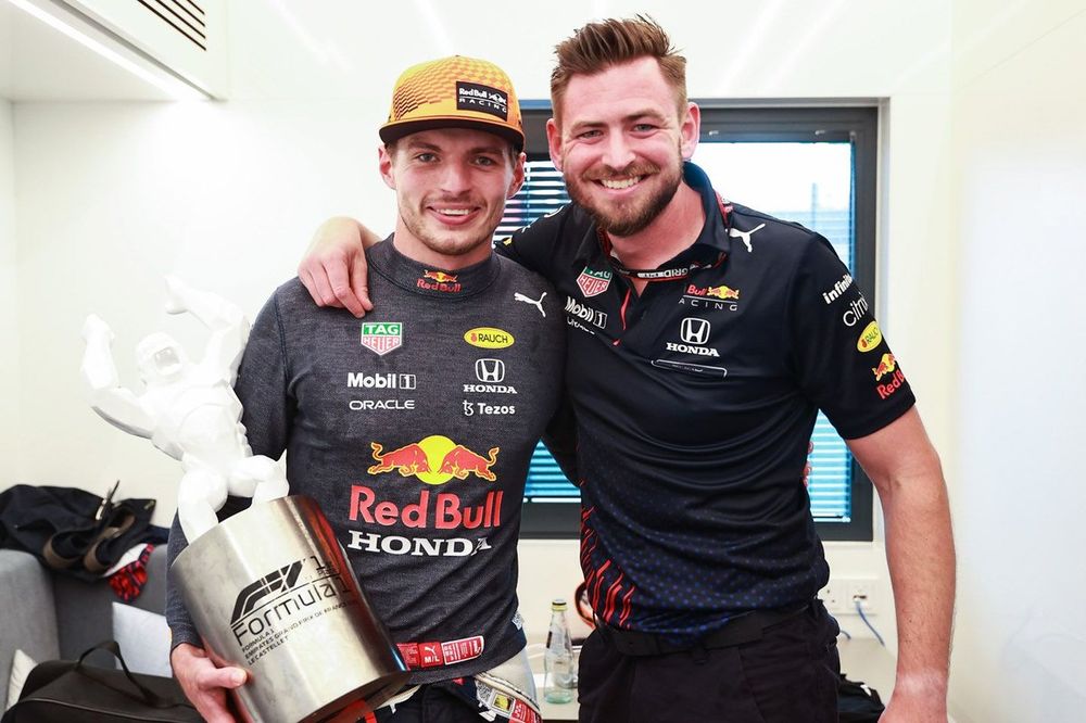 Verstappen'in eski antrenörü: "Ailemden çok uzak kaldığım için görevimi ...