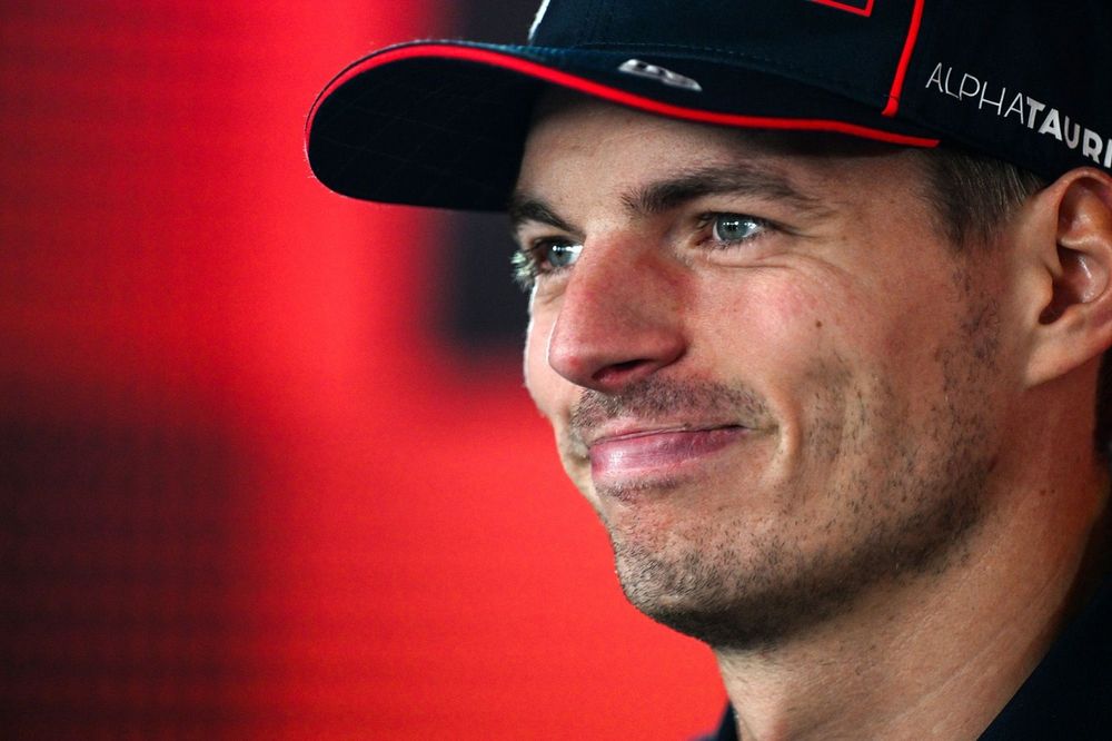 Max Verstappen eyes Honda's private jet in new video: "I think I can get used to this"