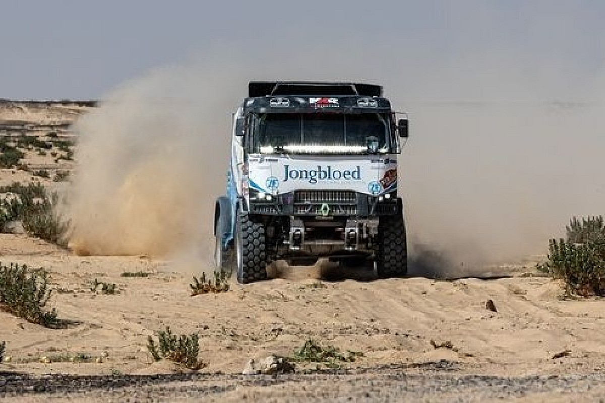 Dakar | Truck, Stage 10: Huzink bis with Renault, Macik controls ...