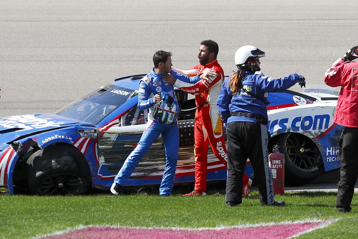 NASCAR: Bubba Wallace briga com Larson em etapa de Las Vegas