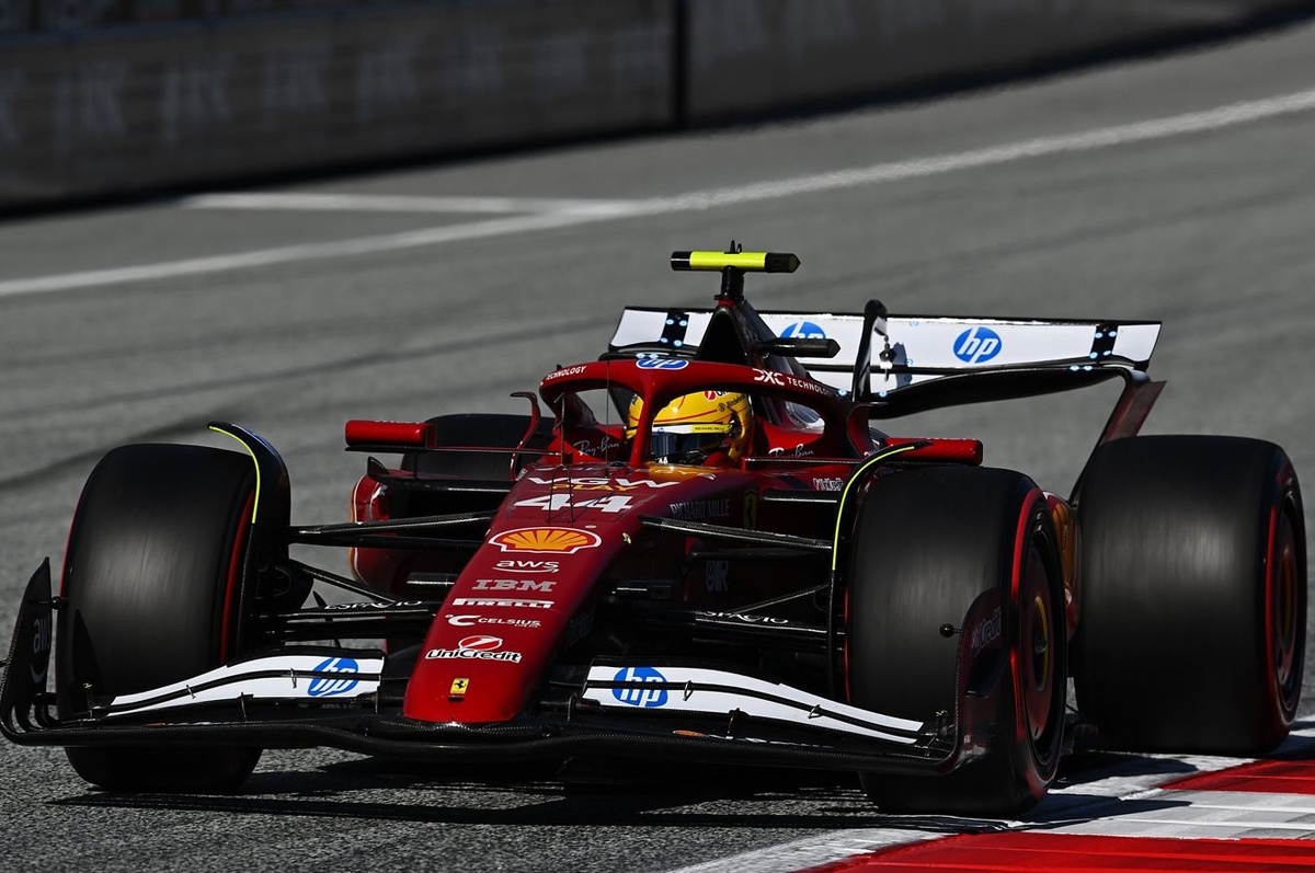 Hamilton snelste, Max Verstappen noemt Red Bull-auto 'ongelooflijk' in ...