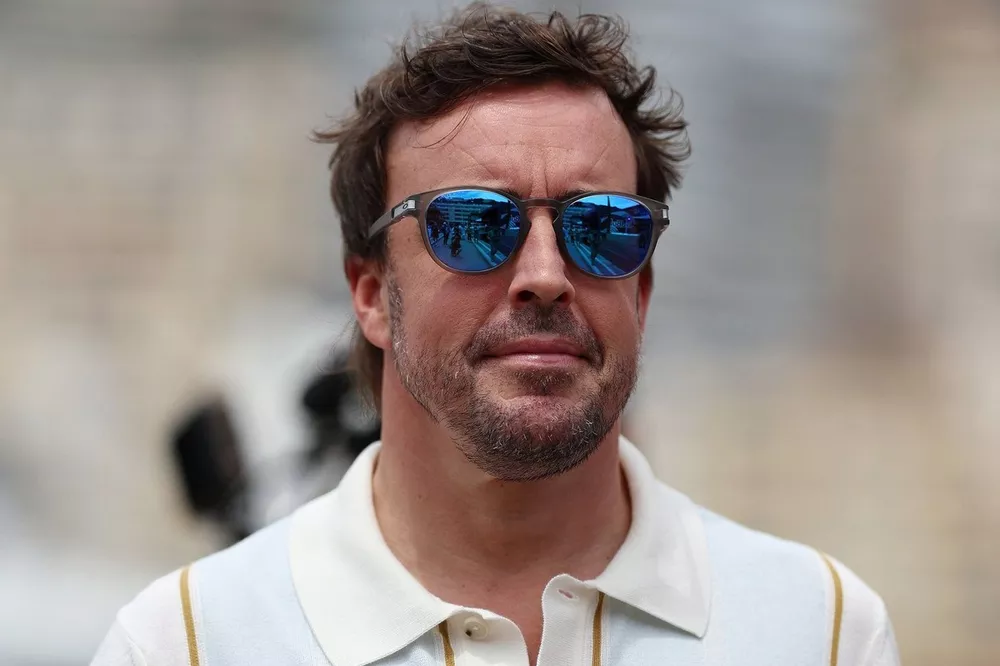 Fernando Alonso shares touching McLaren message during major F1 milestone