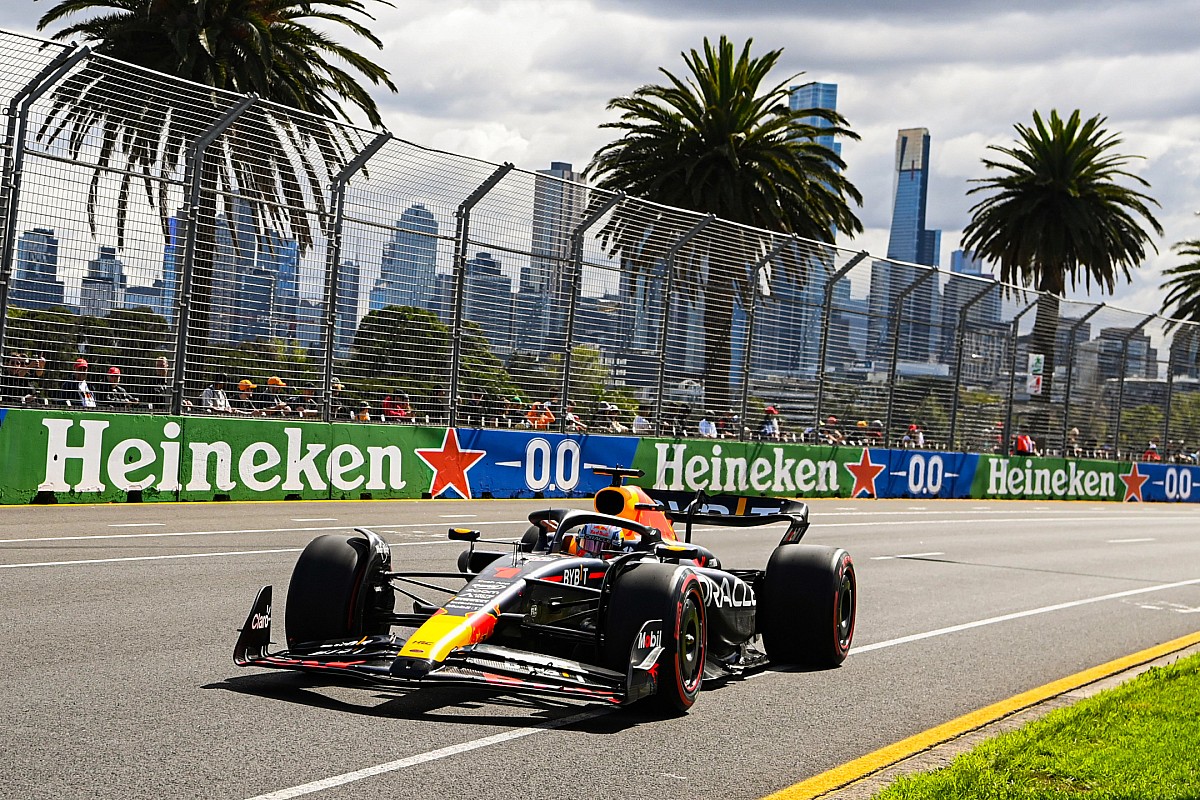 VIDEO: Max Verstappen beleeft momentje tijdens VT2 GP Australië