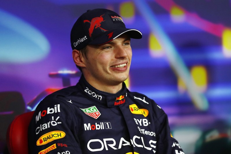 Max Verstappen reist im Privatjet jetzt mit eigenem Rennsimulator