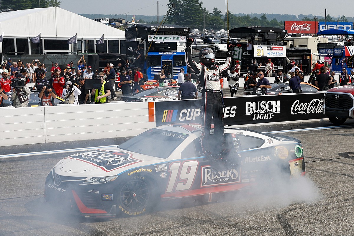 Truex on 2024 plans: "I'm bad at making big decisions"