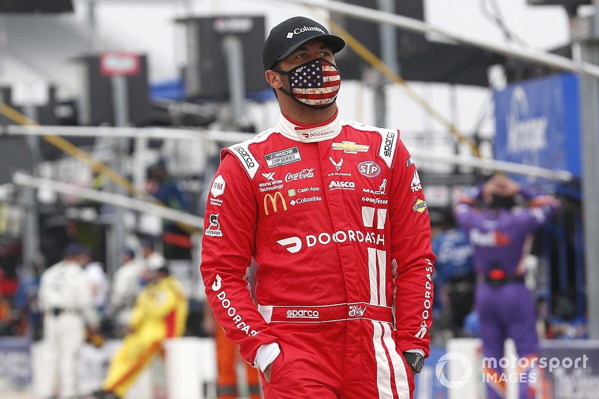 Equipo de Michael Jordan lidera la primera práctica en Daytona