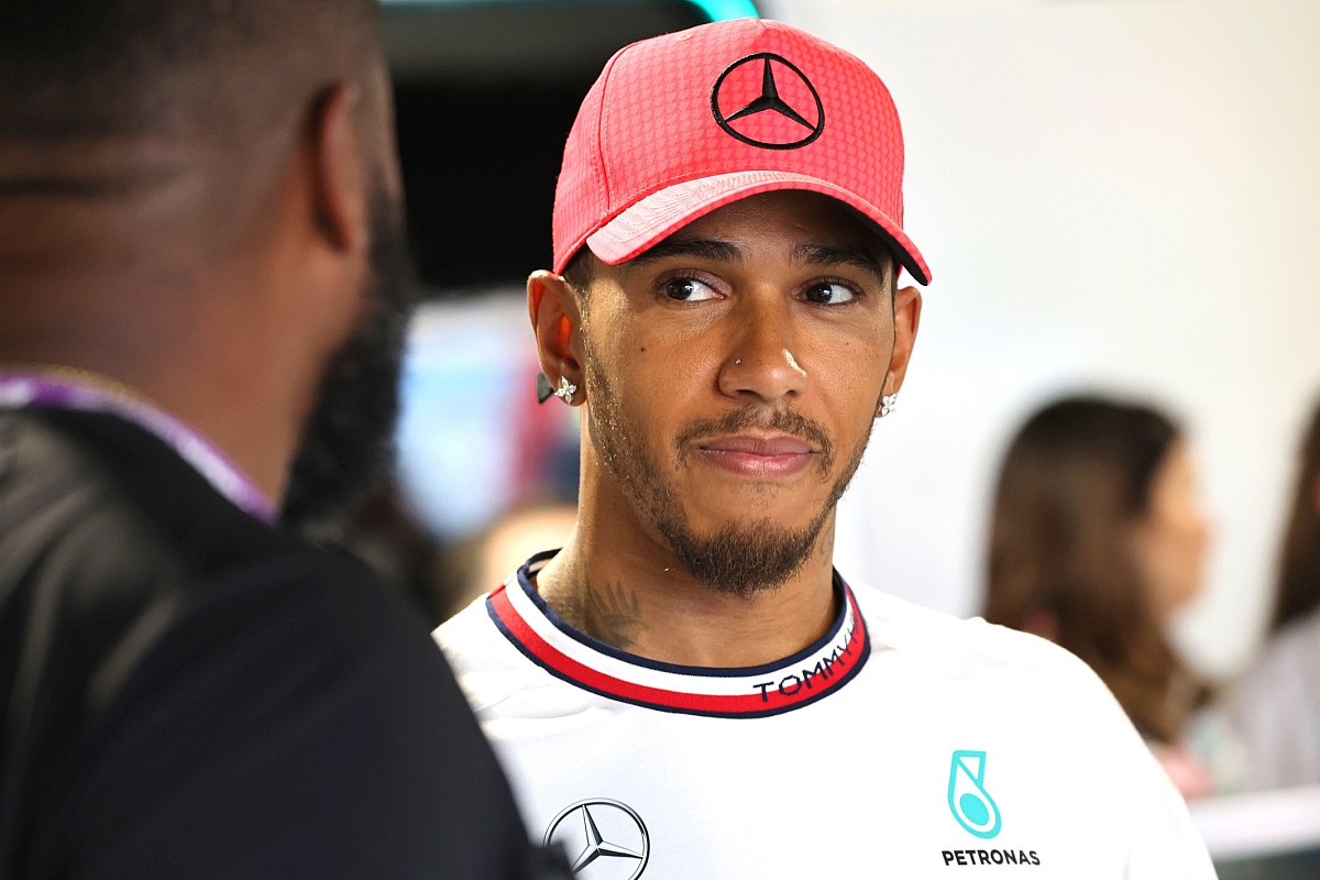 ¿Hamilton en conversaciones con Ferrari para la F1 2024?