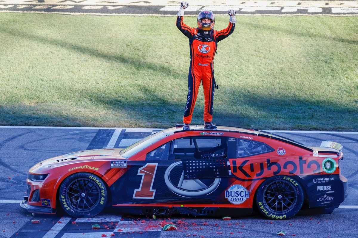 Chastain will help Chevy drivers, but 'not at the expense of me'