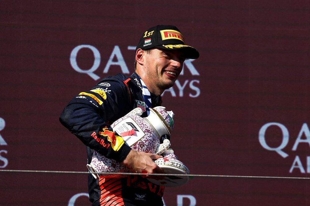 Verstappen finally gets replacement F1 trophy after Norris breakage