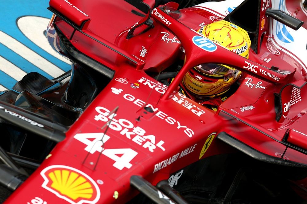 Hamilton: "Araç sürekli 'bariyerlere girmek istiyor gibi' davrandı"
