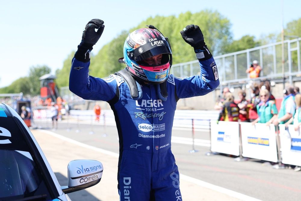 BTCC Brands Hatch: Hill leads WSR 1-2 for first victory of 2025