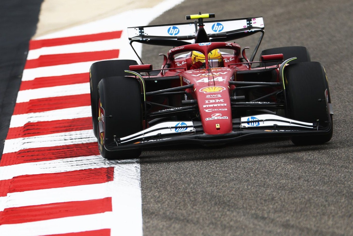 Hamilton "slowly bonding" with new Ferrari car