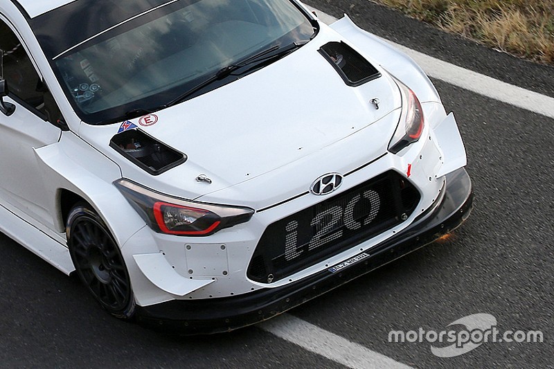 Hyundai: debutto nei test del nuovo paraurti anteriore della i20