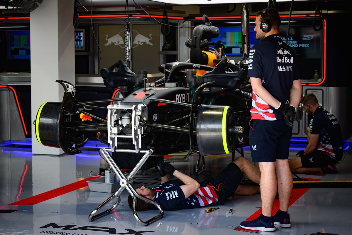 Egy Red Bull szerelő mesélt a versenyzők kifakadásairól