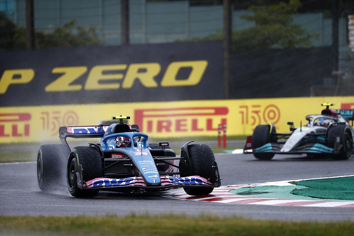 オコンは”フランスの防衛大臣”だ！ アルピーヌ代表、元祖ペレスに倣いハミルトン抑え込んだF1日本GPでの走りを絶賛