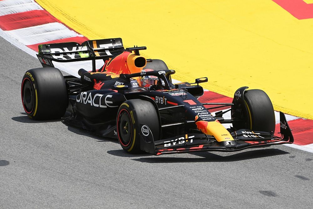 Max Verstappen positief verrast door aangepaste lay-out in Barcelona