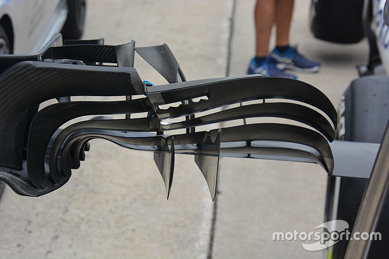 Bite-size tech: Williams FW38 front wing serrations