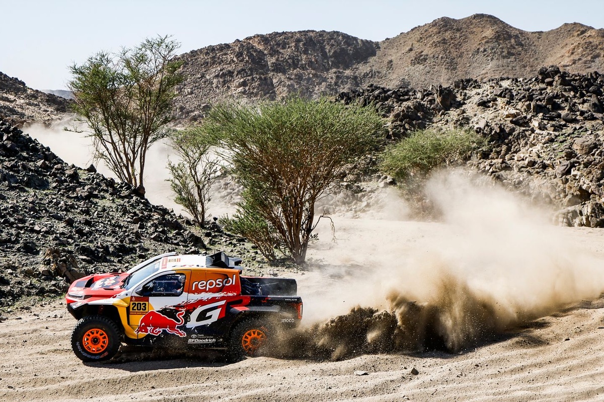 Dakar 2026, Stage 2: Toyota scores 1-2-3-4-5 but Al-Attiyah takes ...