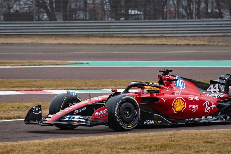 Hamilton pilote pour la première fois une Ferrari