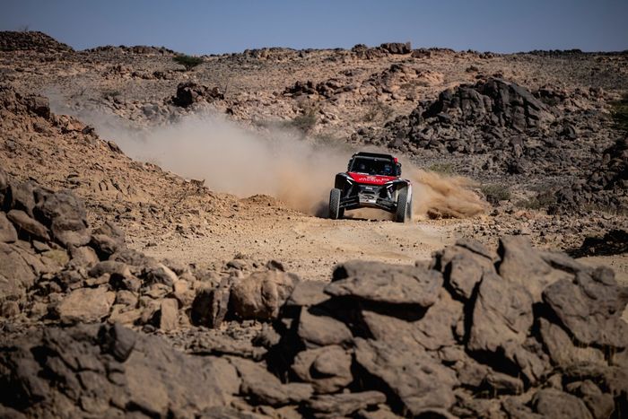 Dakar 2025, Stage 1: Mini overhauls Toyota as Ford, Dacia lag behind