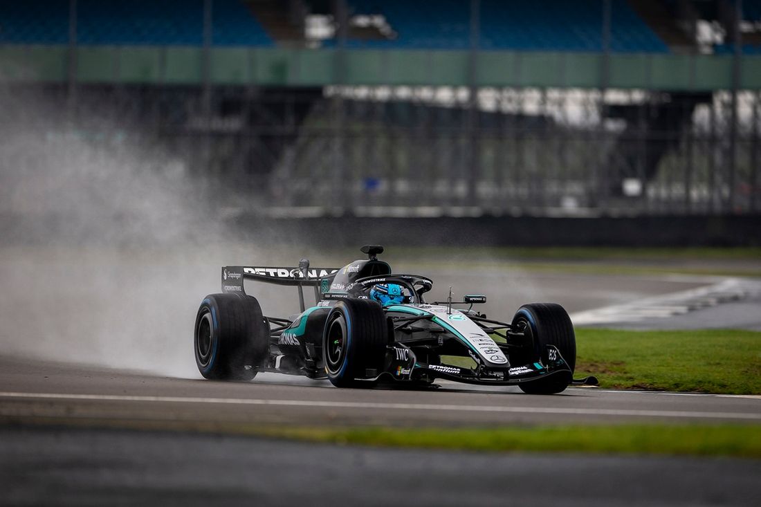 Galería: primeras imágenes del Mercedes W17 en pista Fórmula 1