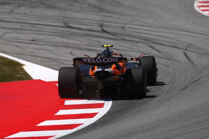 Piastri lidera la FP2 en España; Alonso sorprende 7º, a dos décimas de un McLaren